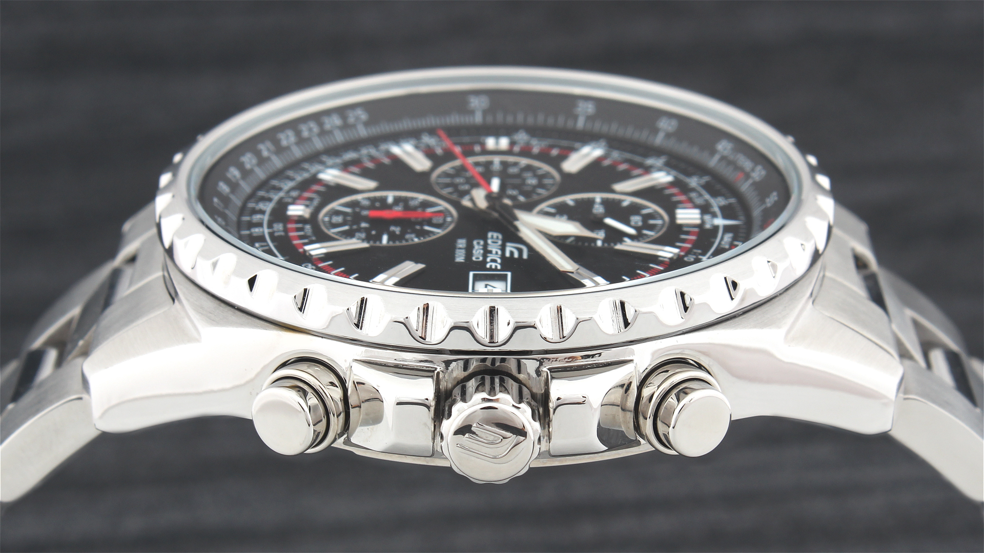 Casio Edifice EF-527D review | Hodinky-365.com