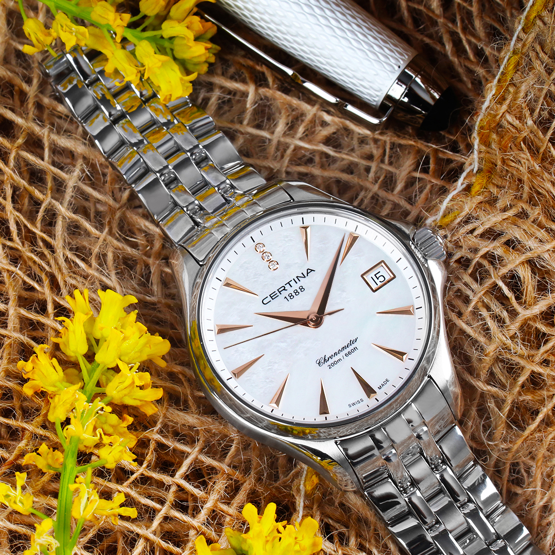 Women's watches set with diamonds – Photo Gallery