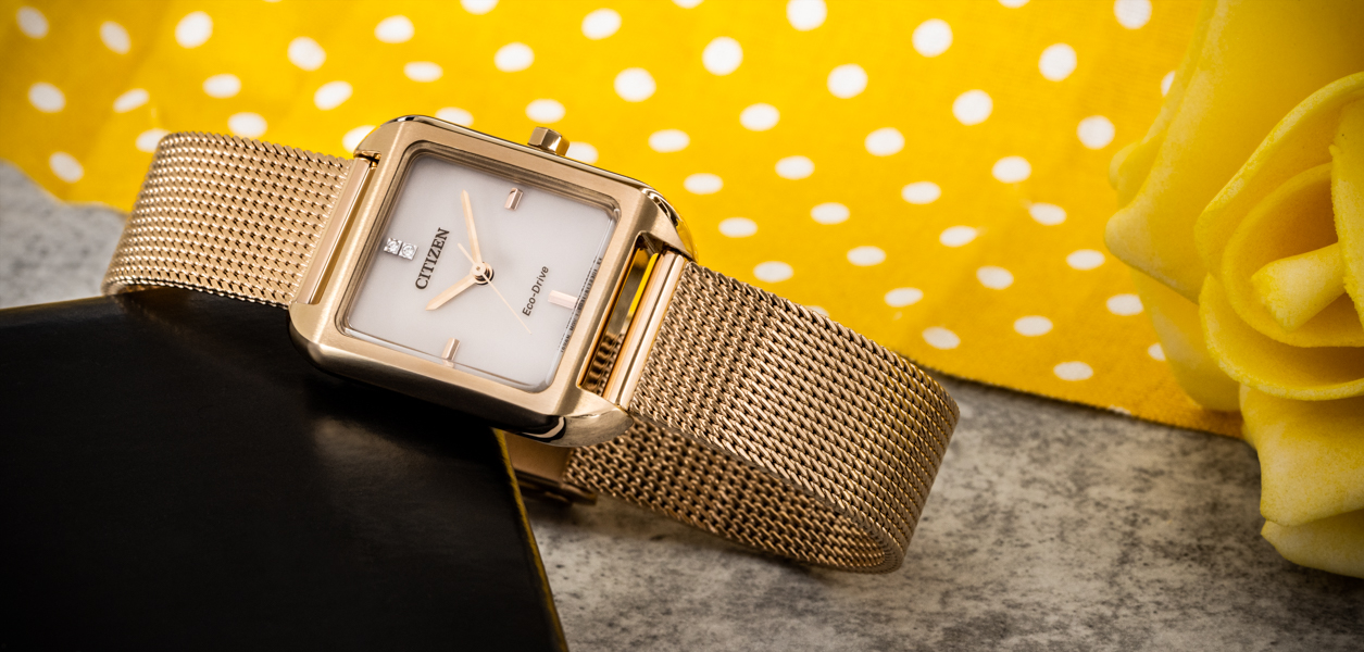 Elegant ladies square watches – Photo Gallery