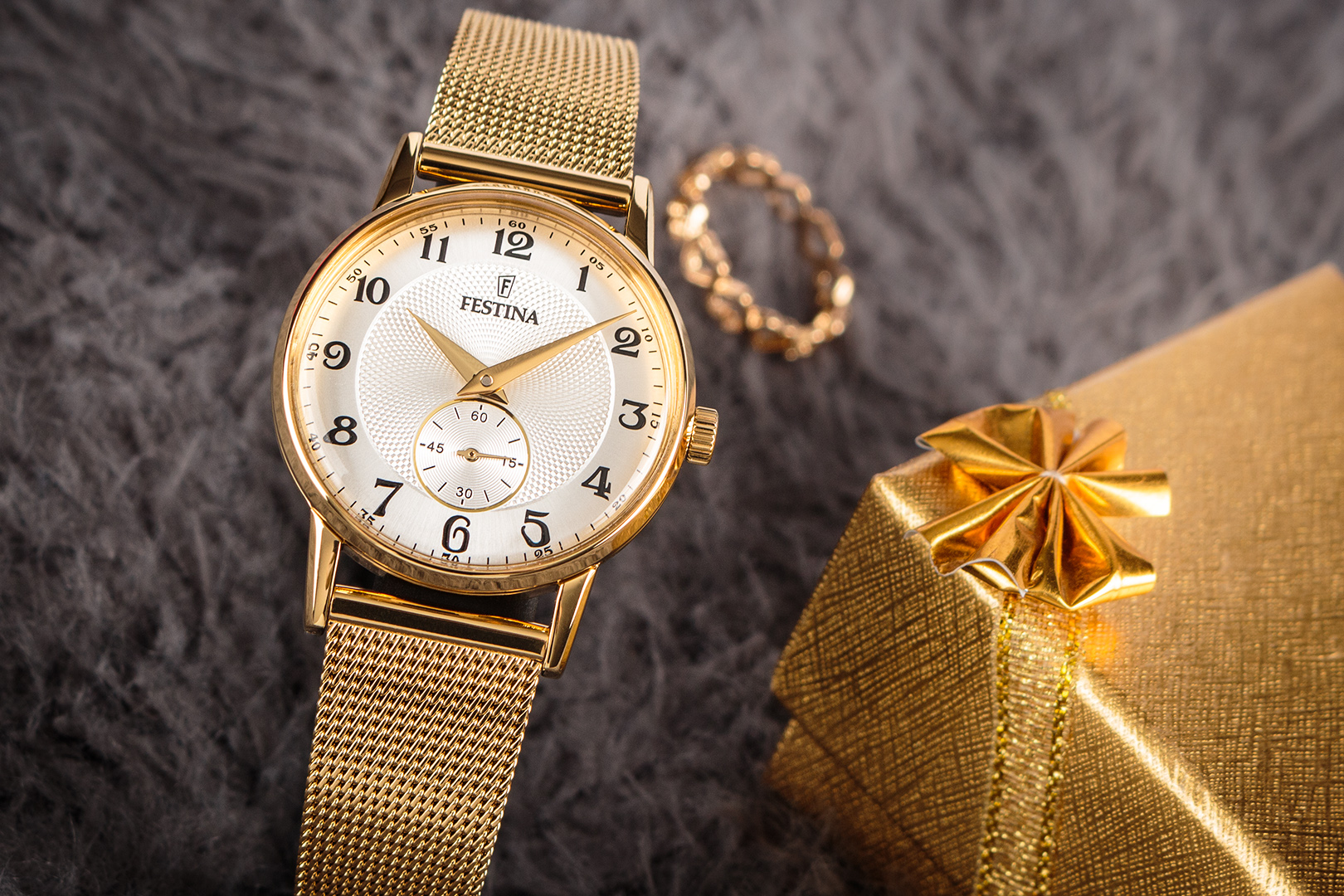 Good readable ladies watches up to 420 EUR – Photo gallery