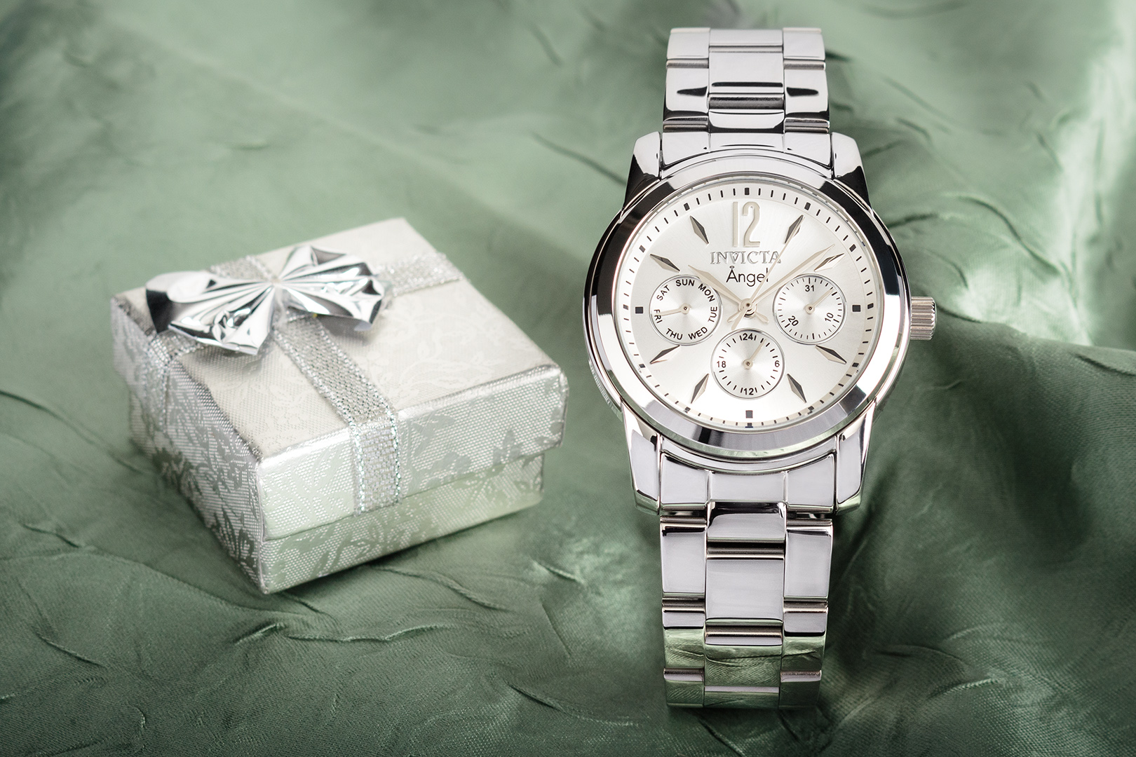 TOP 6: Big and elegant women's watches | Hodinky-365.com