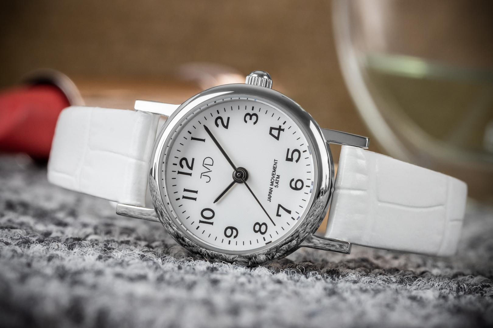 Pure white and elegant ladies watches – Photo Gallery