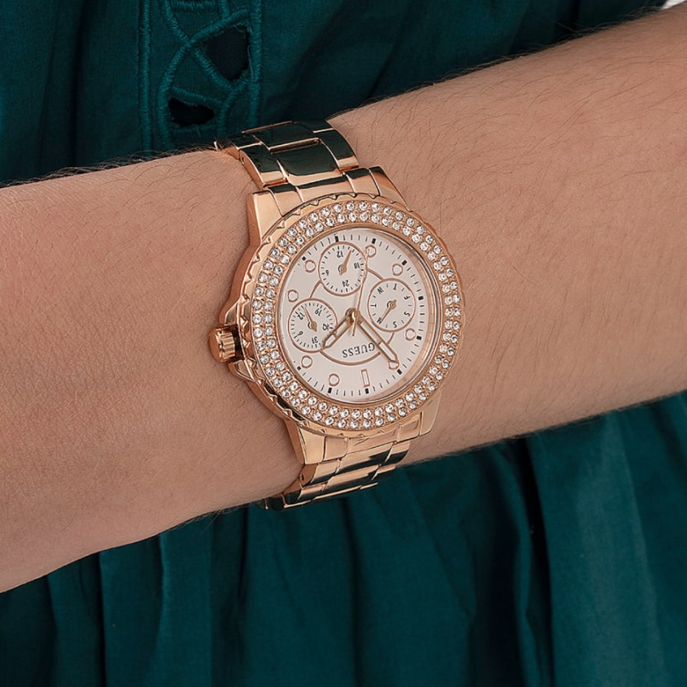 Women's watches in rose gold – Photo gallery