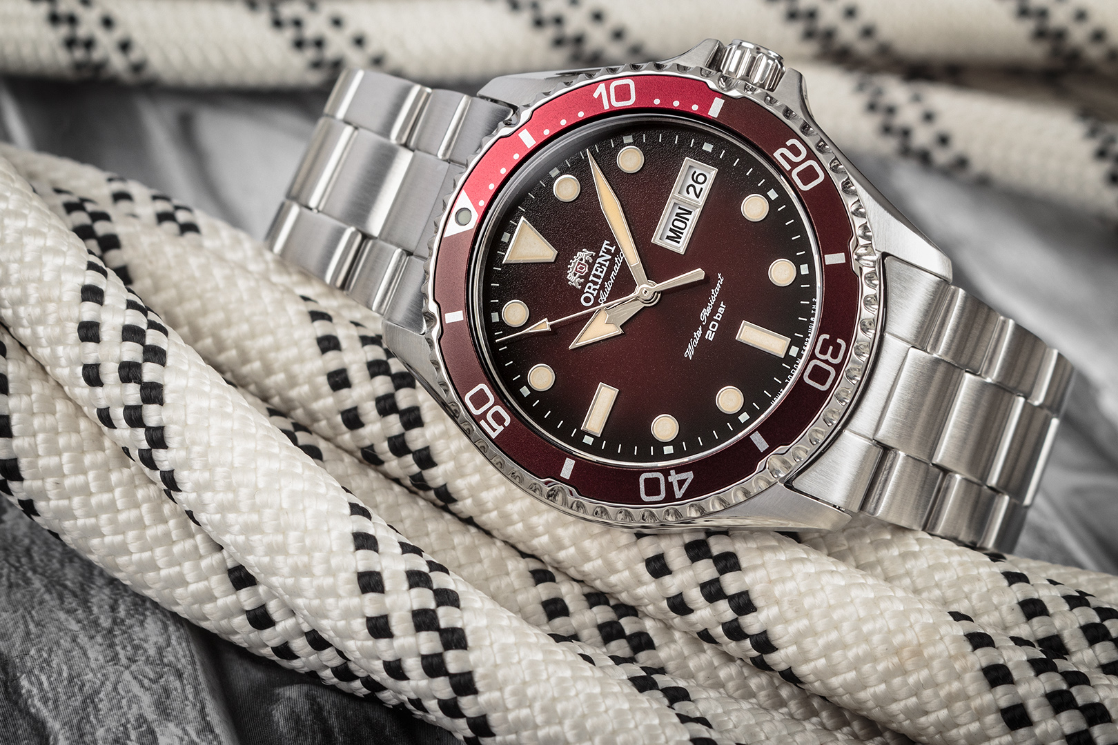 Orient Kamasu Review | Hodinky-365.com