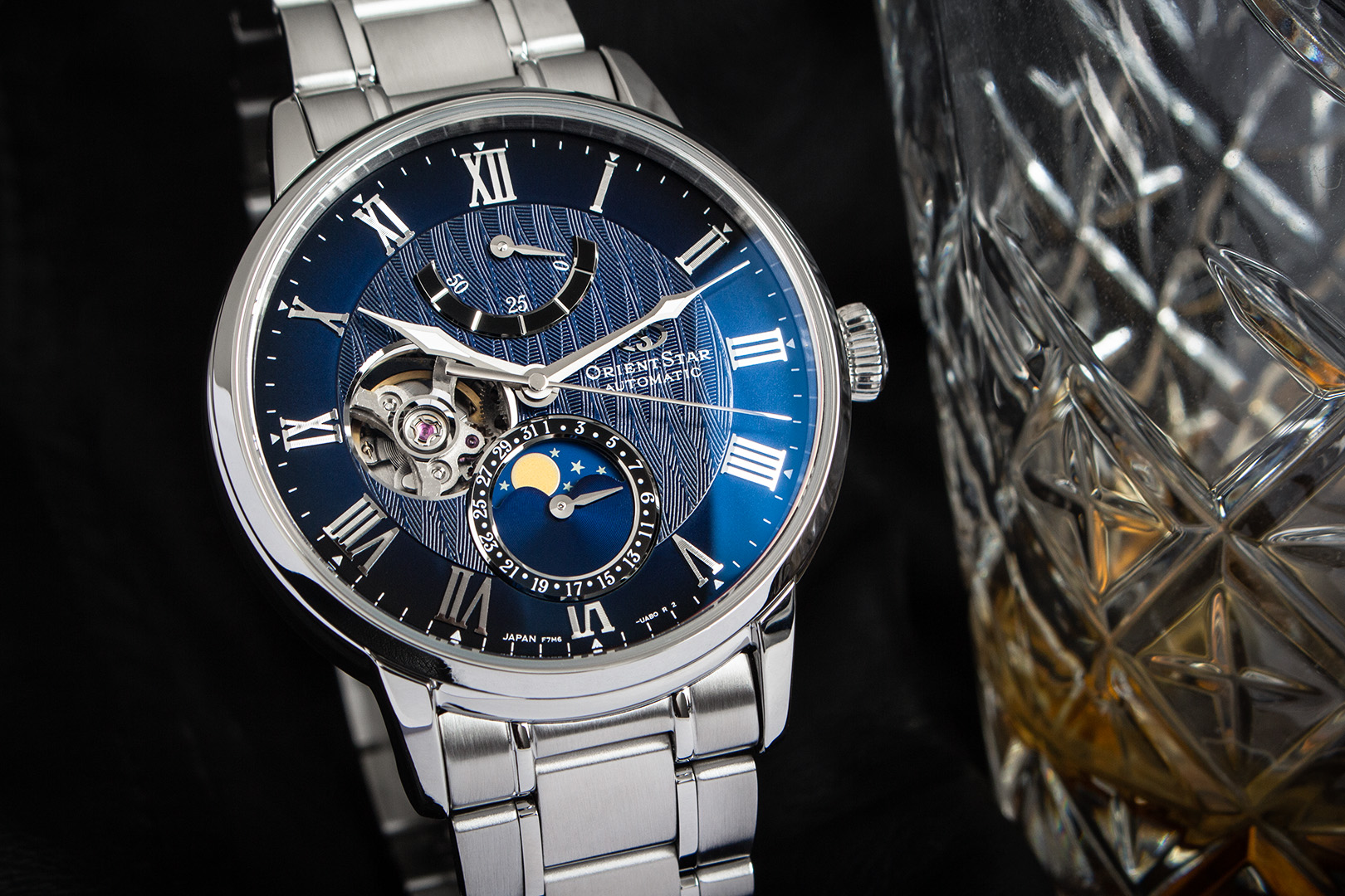 Orient Star Classic Moonphase Review | Hodinky-365.com