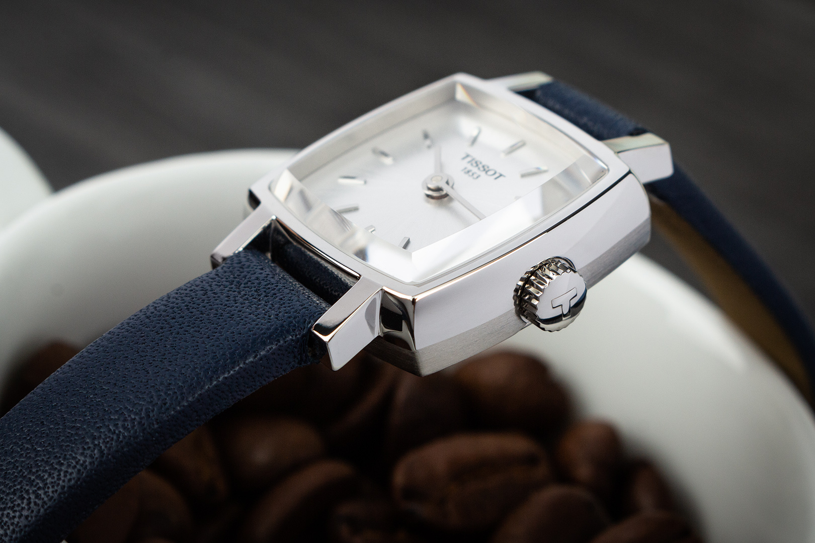 Women's watches Tissot Lovely Square photo gallery