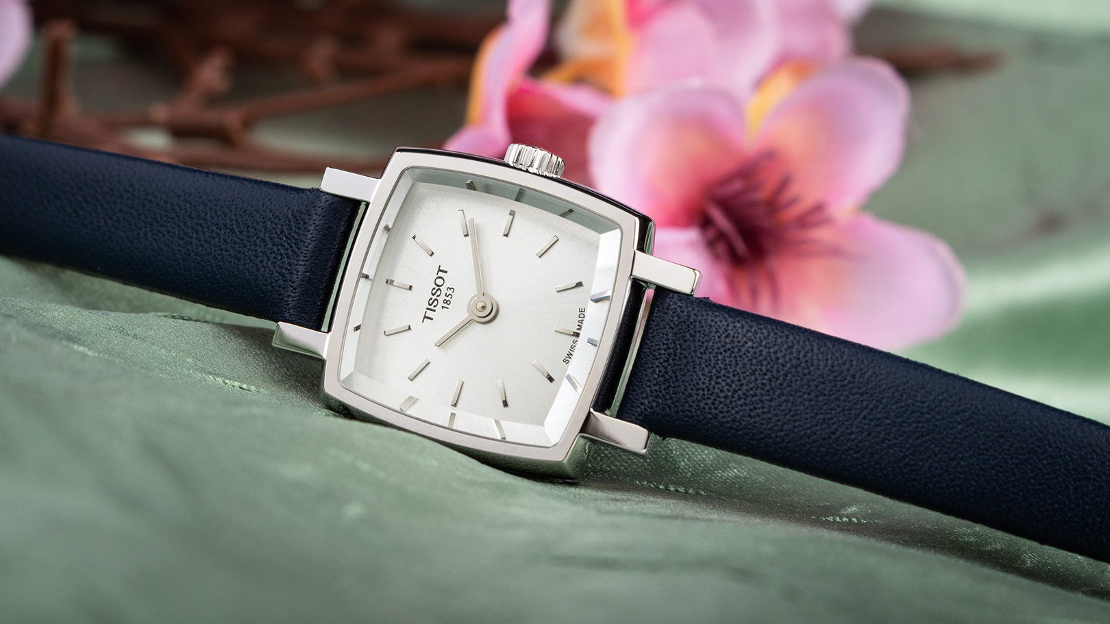 Women's watches Tissot Lovely Square photo gallery